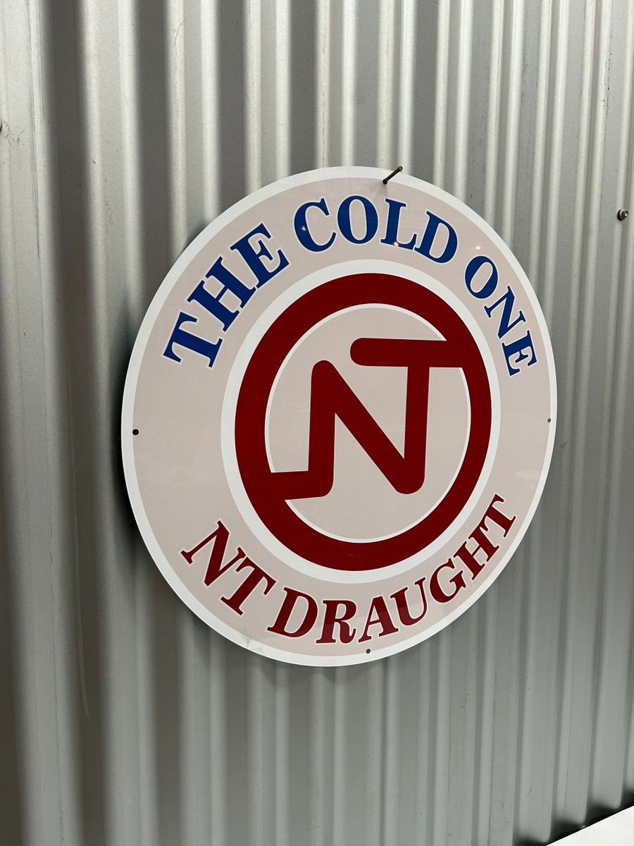 NT NORTHERN TERRITORY DRAUGHT 560 MM ROUND METAL SIGN DARWIN STUBBY
